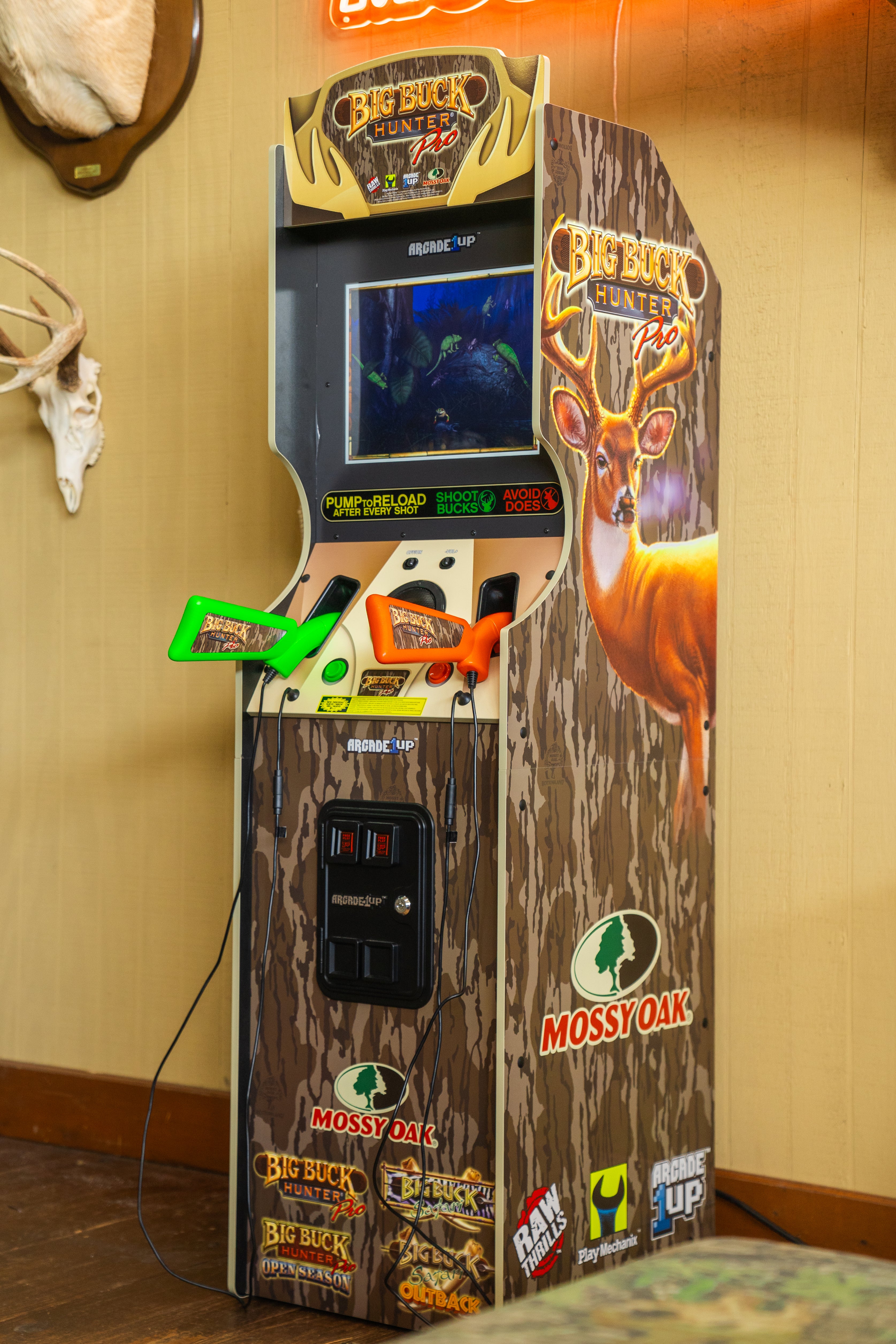 Big Buck Hunter Mossy Oak Deluxe Arcade Machine